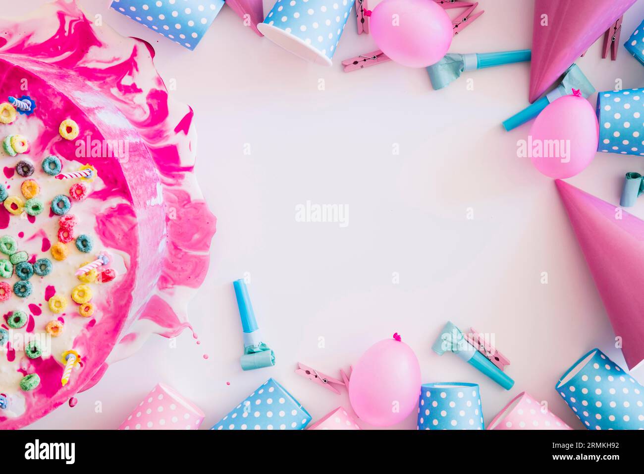 Crop cake party supplies Stock Photo - Alamy