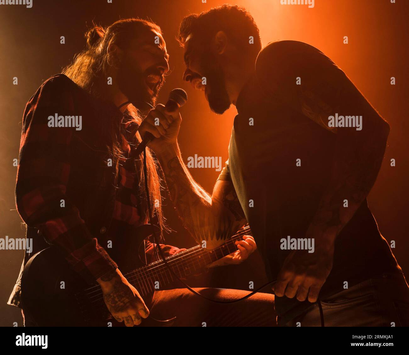Duet and singing hi-res stock photography and images - Alamy