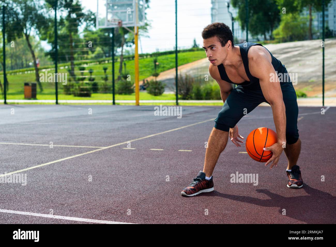 African american man basketball shot hi-res stock photography and ...