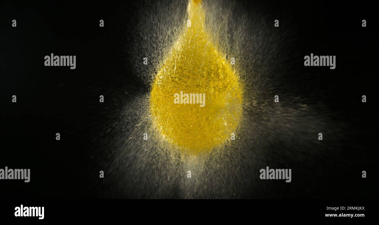 Water balloon hanging studio hi-res stock photography and images - Alamy