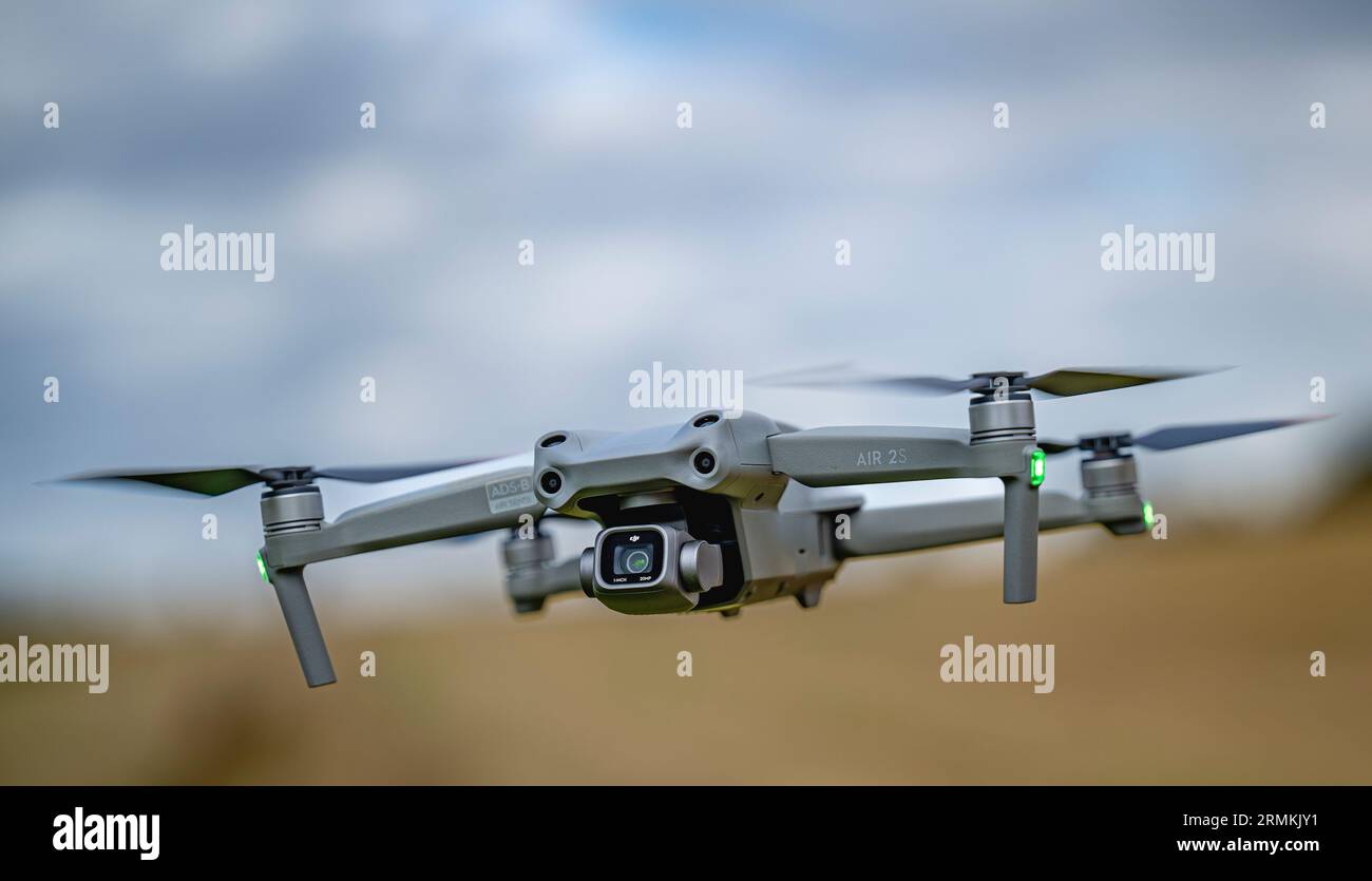 Low level drone flight hi-res stock photography and images - Alamy