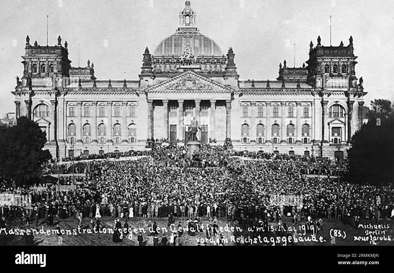 Treaty of versailles 1919 hi-res stock photography and images - Alamy