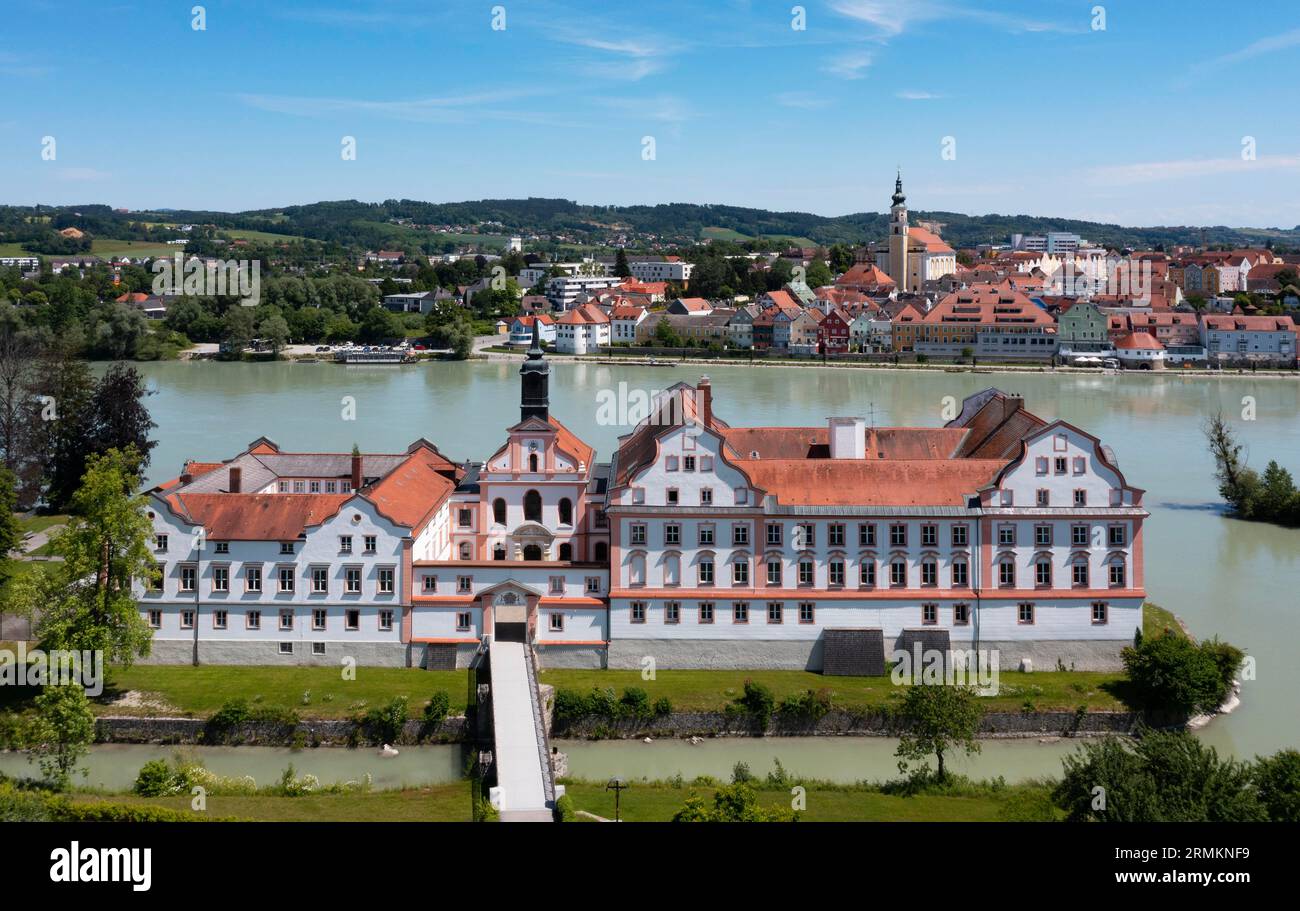 Drone shot, Neuhaus am Inn Castle with view to Schaerding, Neuhaus ...