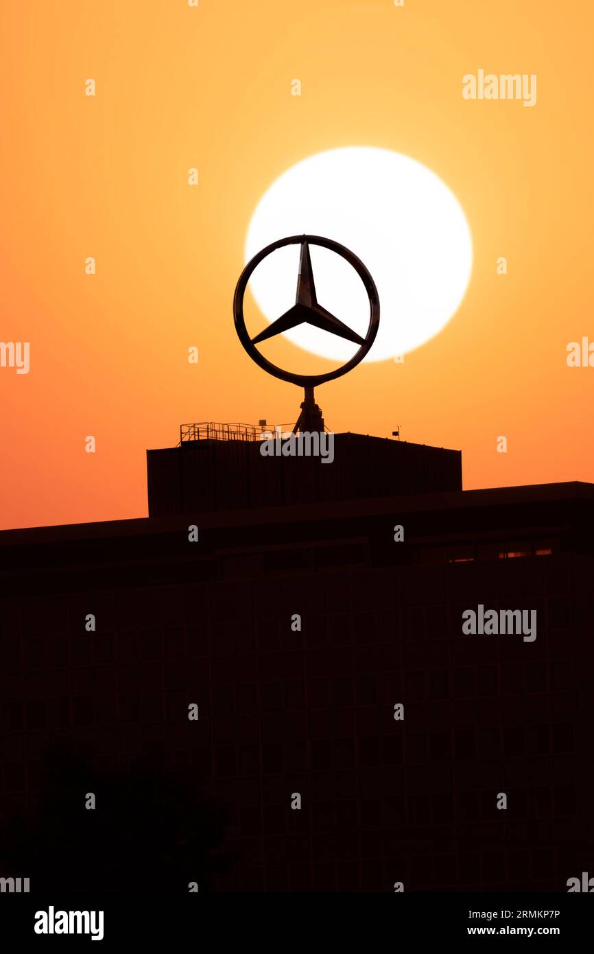 Mercedes star on Mercedes Benz branch in Stuttgart, sunset, Baden ...