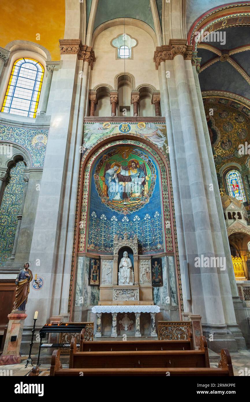 Side altar, Parish Church of St. Benno, Neo-Romanesque, Munich, Upper ...