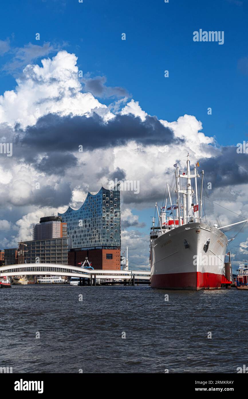 Venue ship hi-res stock photography and images - Alamy