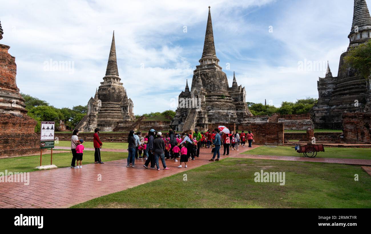 Visitors to temples hi-res stock photography and images - Alamy