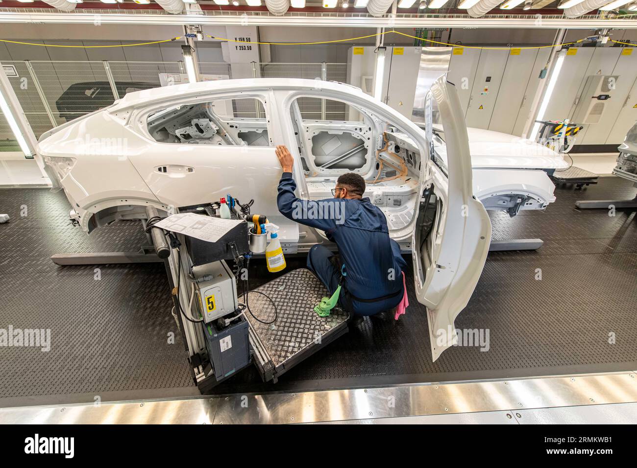 Gent, Belgium. 29th Aug, 2023. Illustration picture shows the polishing ...