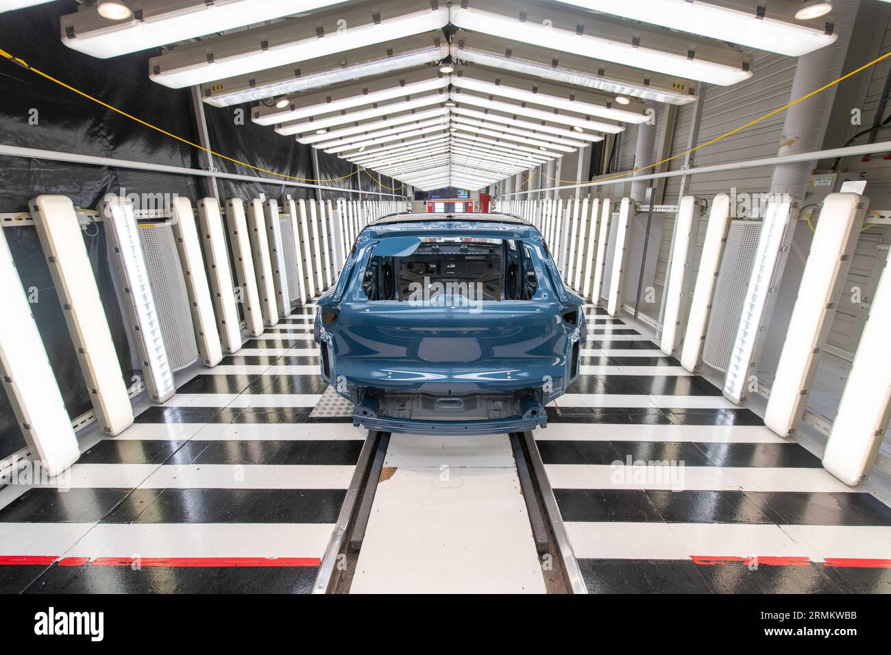 Car paint inspection hi-res stock photography and images - Alamy