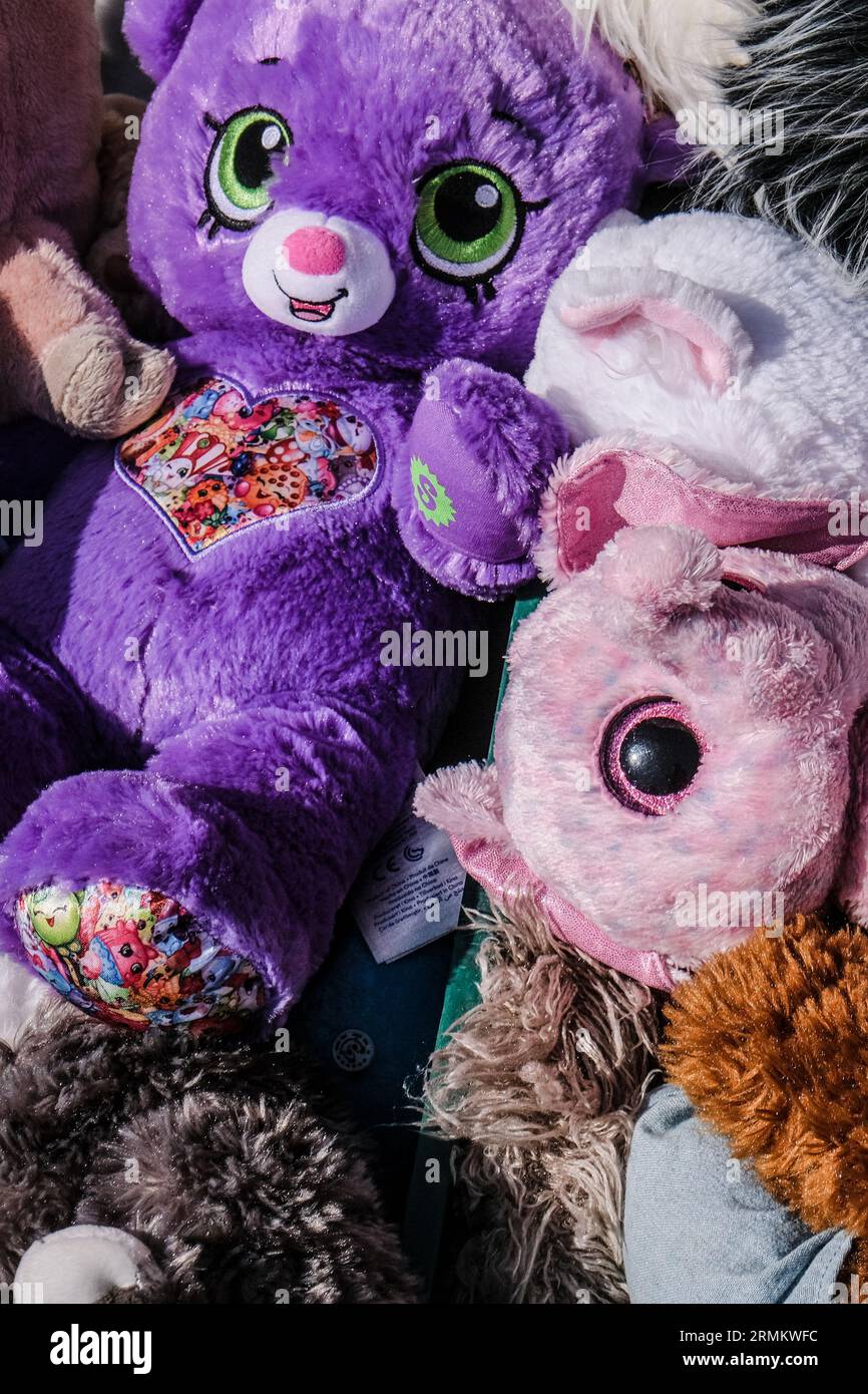 Fluffy toys hi-res stock photography and images - Alamy