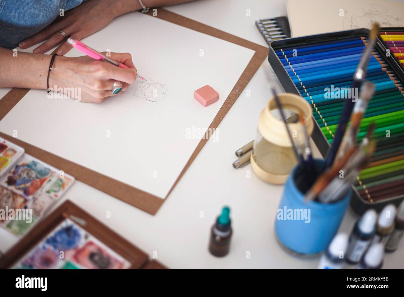 Illustrator works hi-res stock photography and images - Alamy