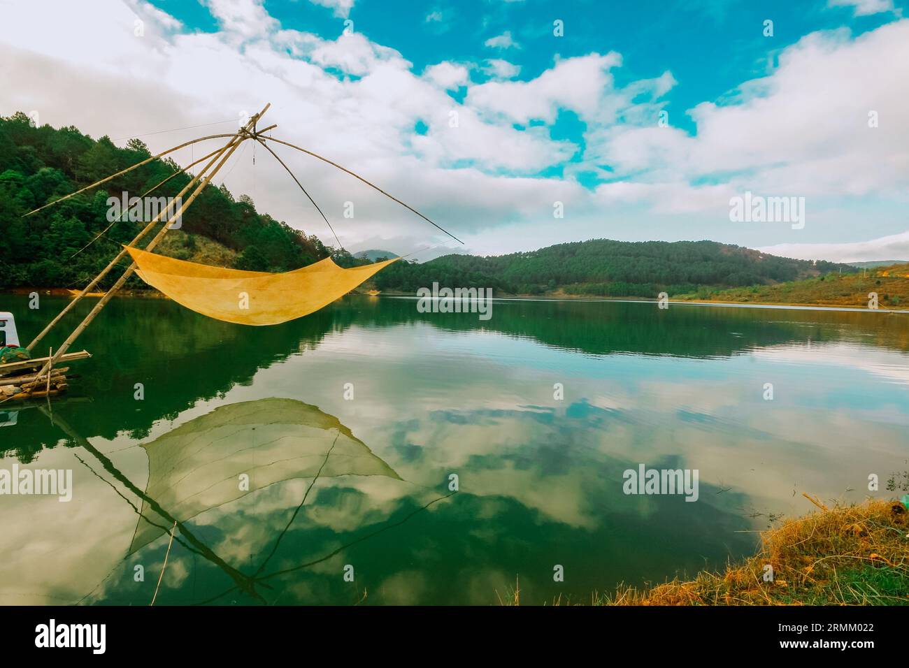 Da Lat scenery Vietnam scenery beautiful scenery Da Lat in the mist ...