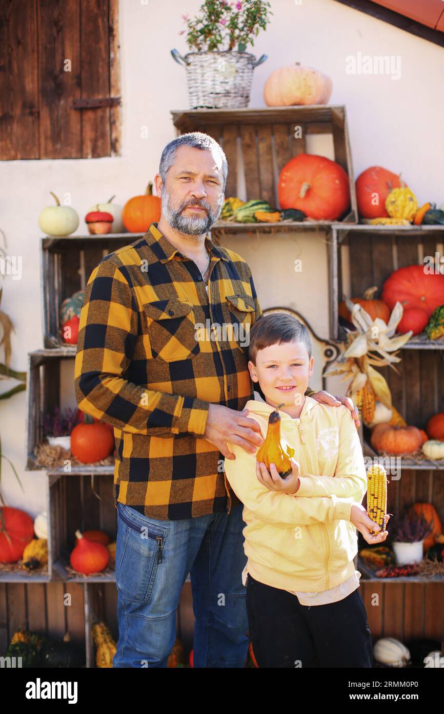 Father open arms daughter hi-res stock photography and images - Alamy