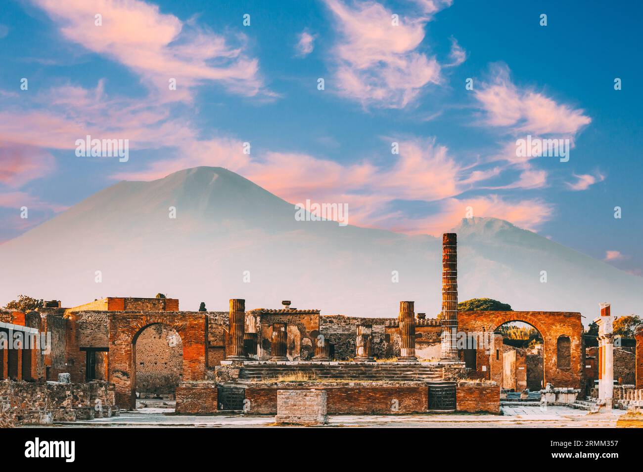 Pompeii temple sunrise hi-res stock photography and images - Alamy