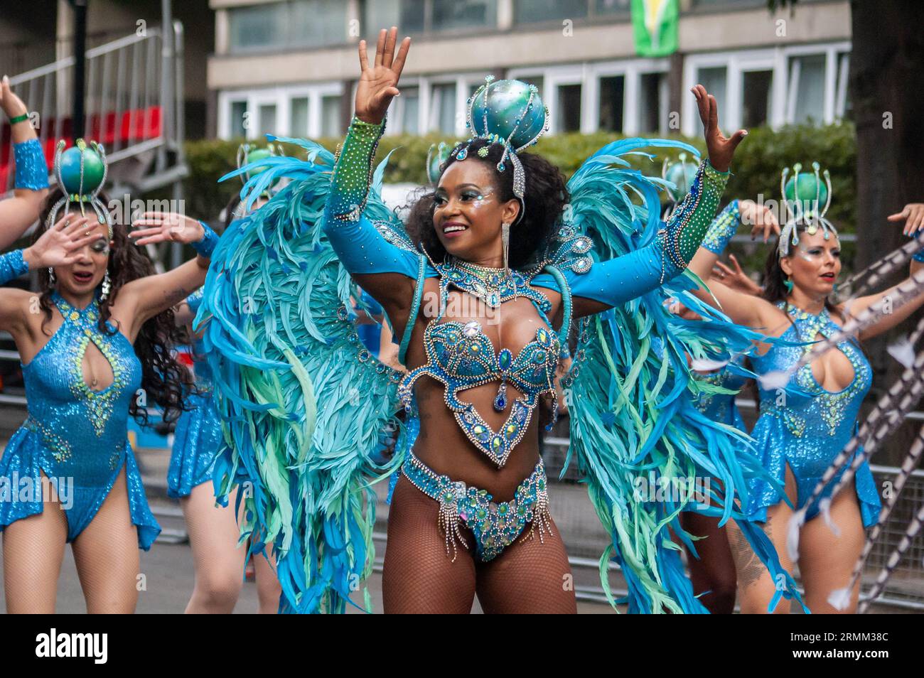 NOTTING HILL, LONDON, ENGLAND - 28 August 2023: Performer wearing a samba outfit at Notting Hill ...