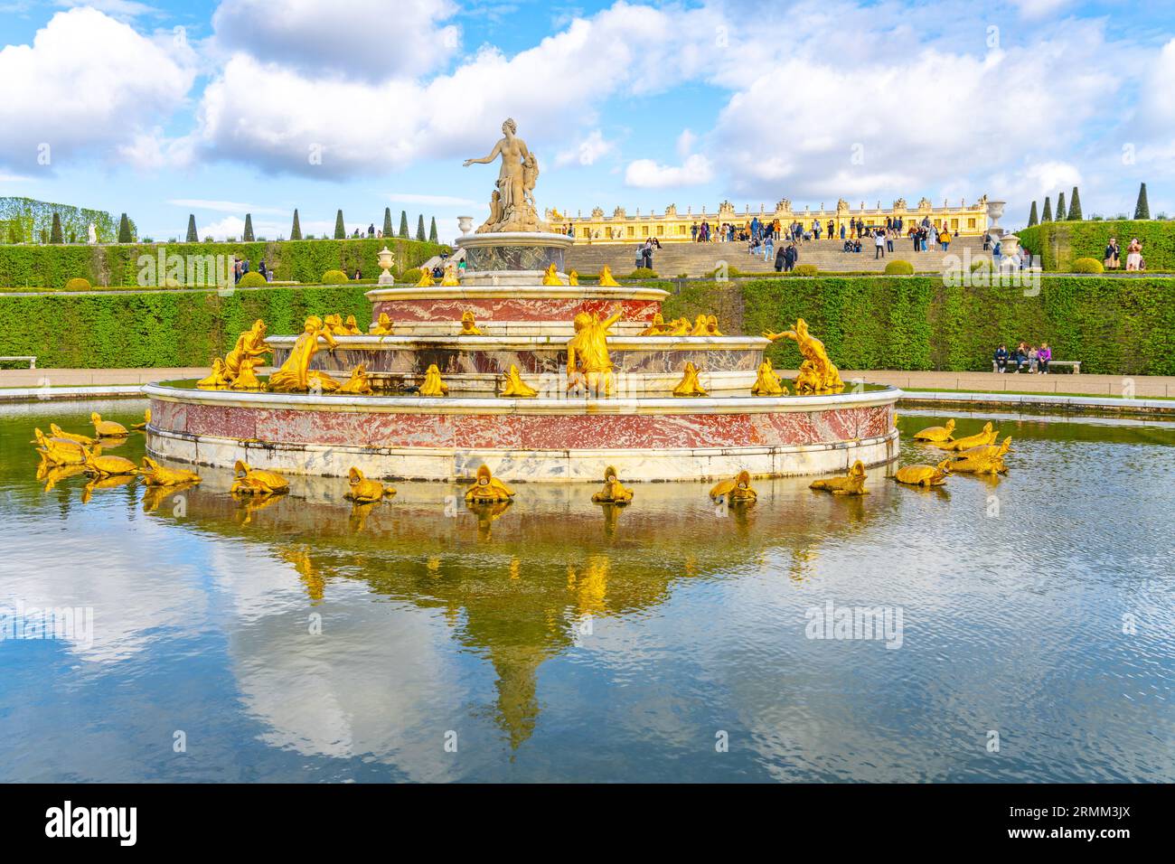 Versailles mirror pool hi-res stock photography and images - Alamy