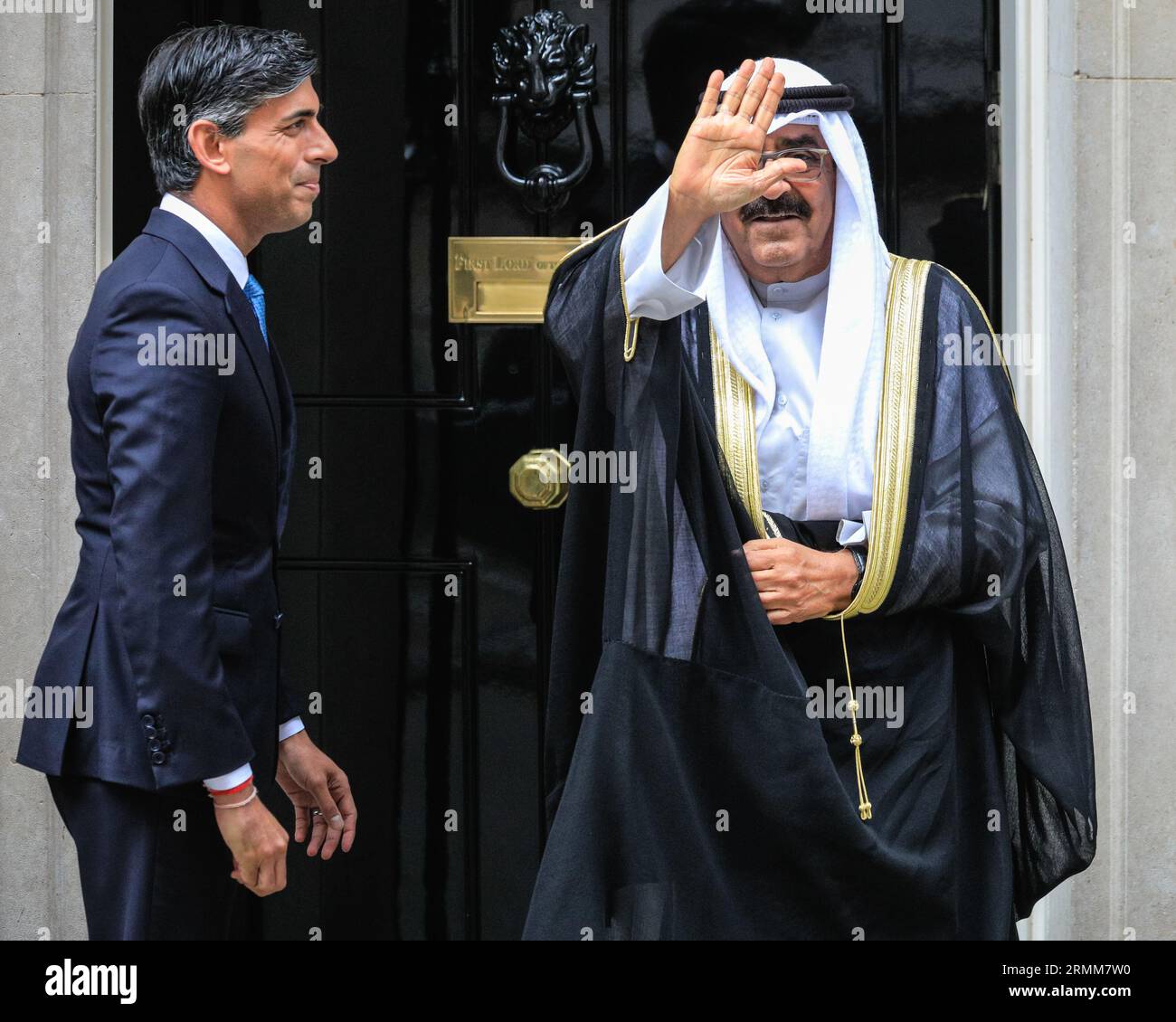 Kuwaiti robe hi-res stock photography and images - Alamy