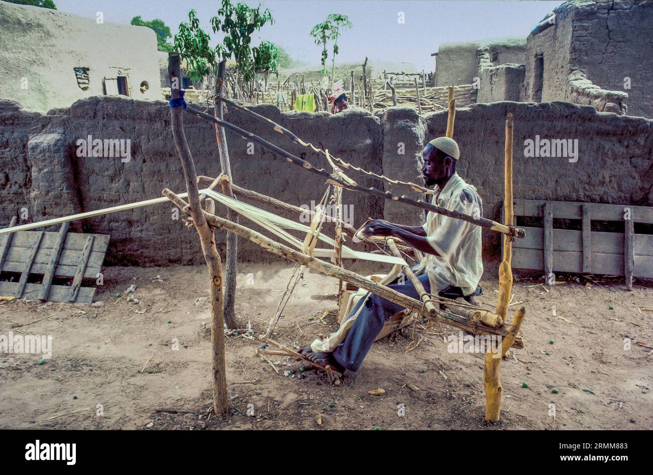 Mali weaving hi-res stock photography and images - Alamy