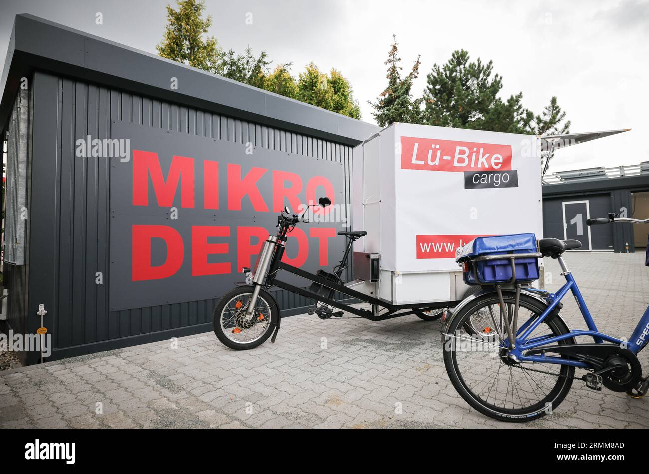 Cargo bike parking lot hi-res stock photography and images - Alamy