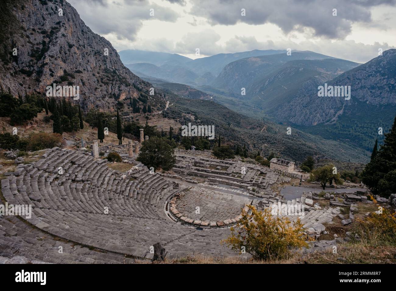 Ancient greek old ruins with mountain view, oracle of apollo delphi ...