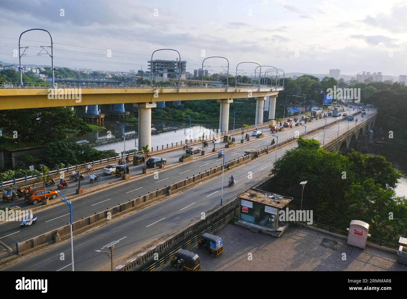 City roads india hi-res stock photography and images - Alamy