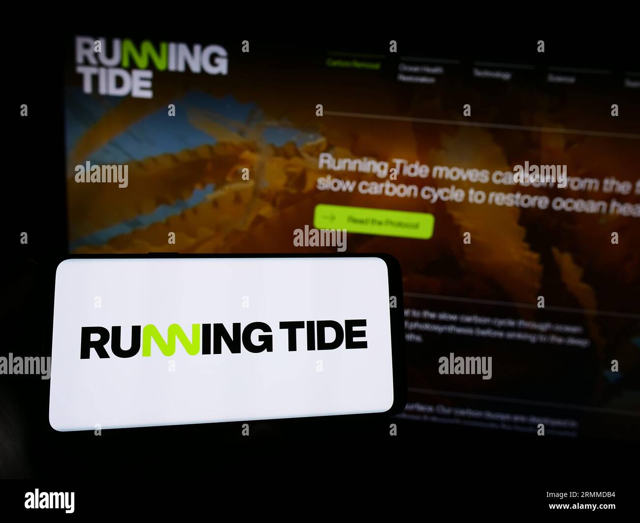 Running logo hi-res stock photography and images - Alamy