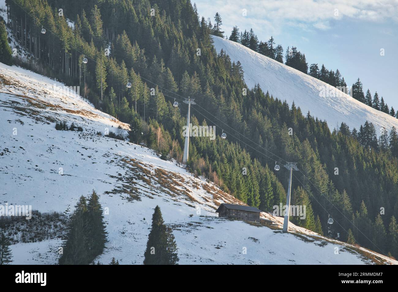 Snow mountain glade ski lifts hi-res stock photography and images - Alamy