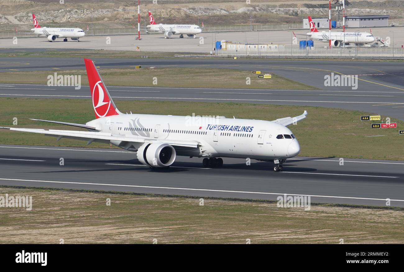 ISTANBUL, TURKIYE - SEPTEMBER 17, 2022: Turkish Airlines Boeing 787-9 (65801) landing to ...