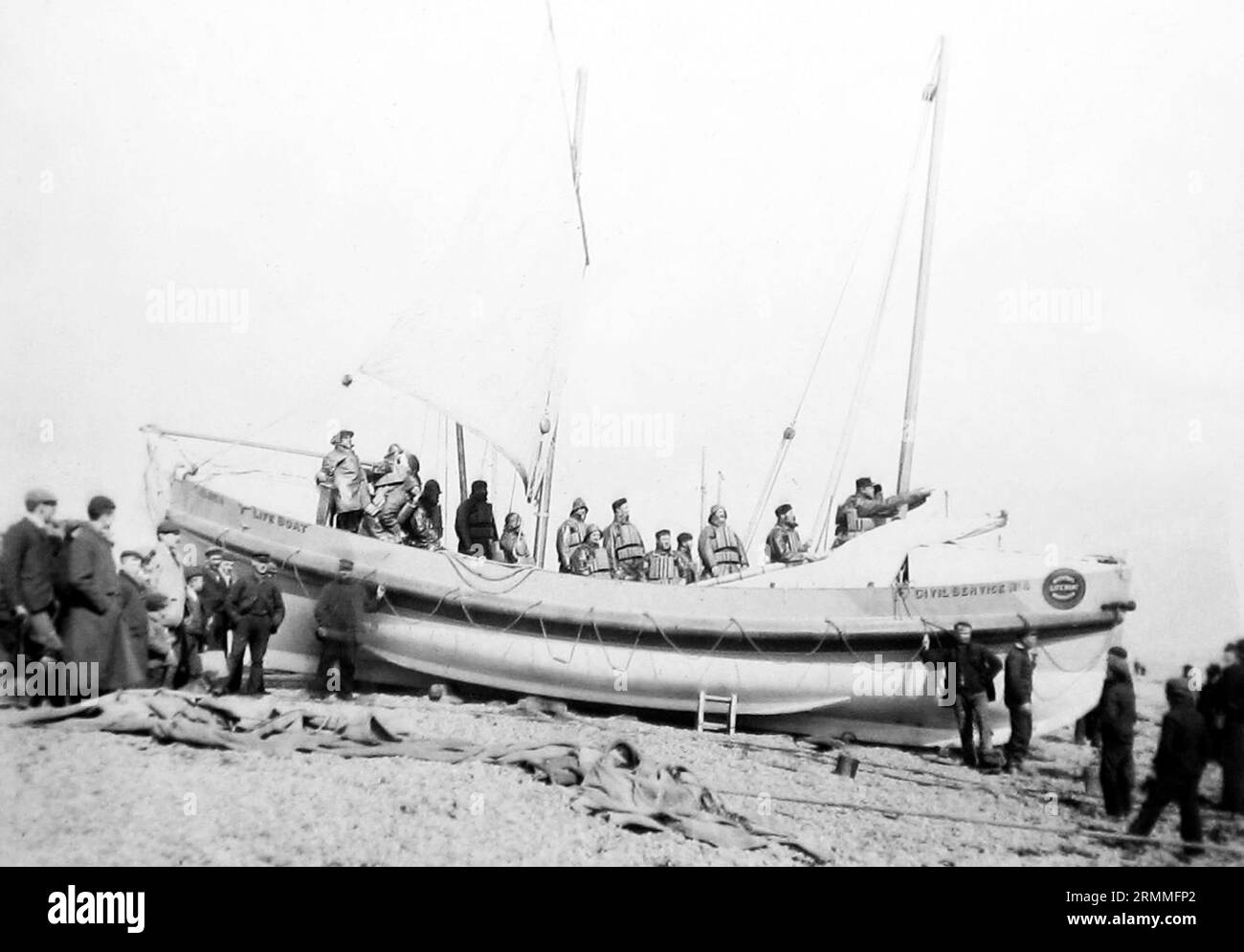 Civil service lifeboat hi-res stock photography and images - Alamy
