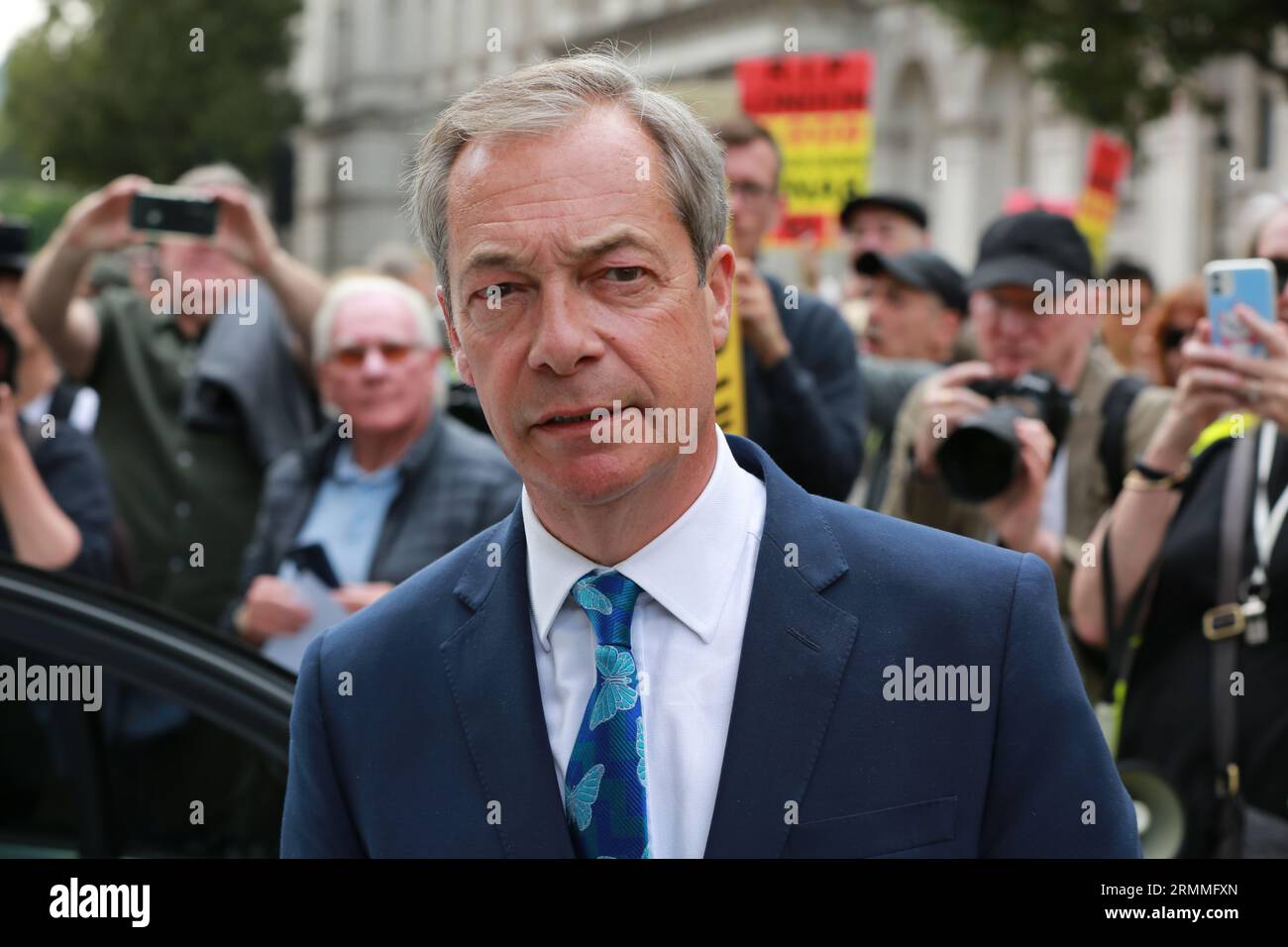 Non compliant vehicles hi-res stock photography and images - Alamy