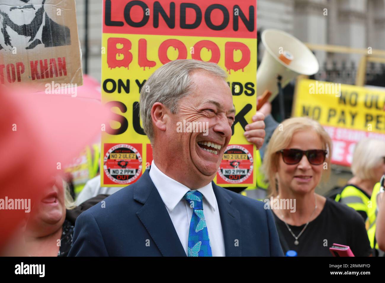 Nigel farage money hi-res stock photography and images - Alamy