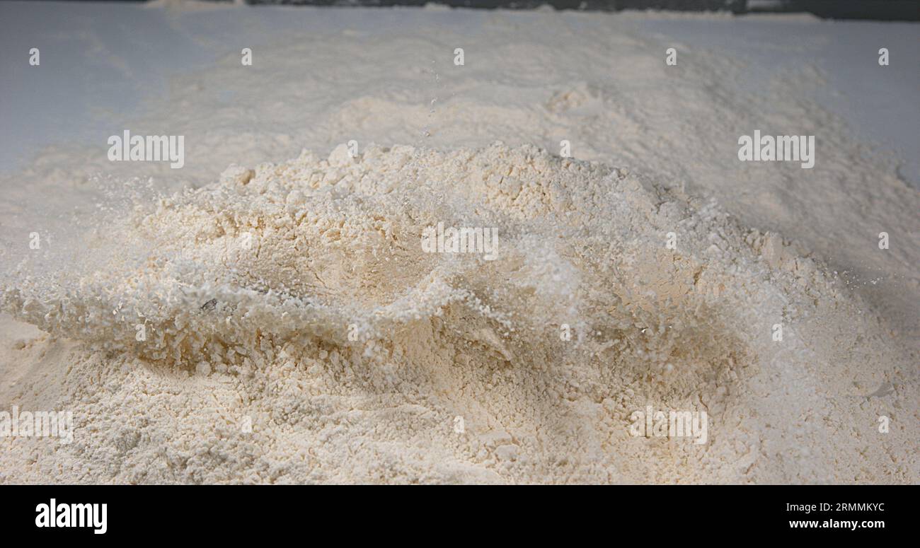 Action full length falling hi-res stock photography and images - Alamy