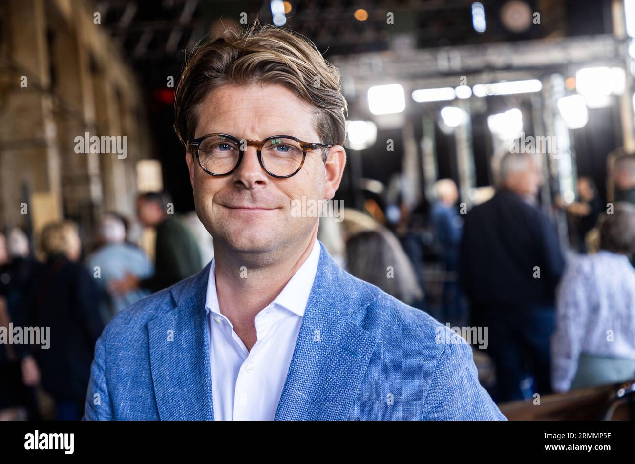 Rickard Thunér, Antikrundan's expert on 18th-century furniture and ...