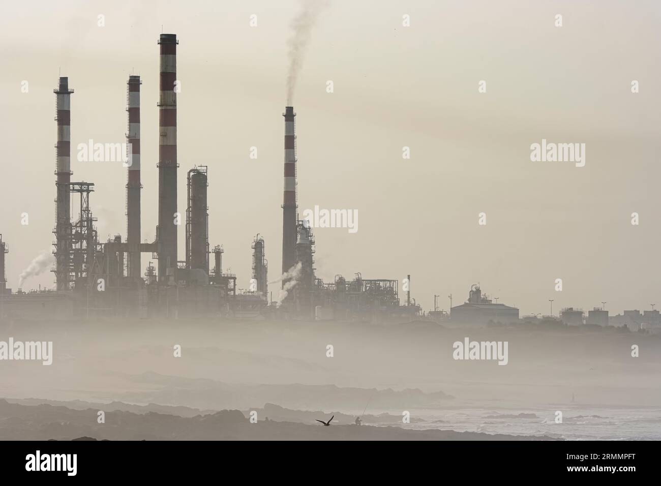 Refinery industrial landscape fog hi-res stock photography and images ...
