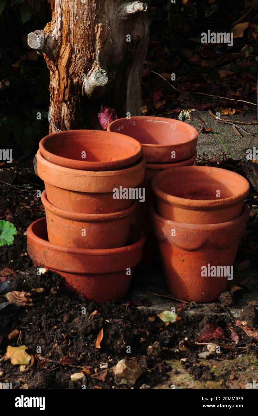 Pots of all sizes hi-res stock photography and images - Alamy