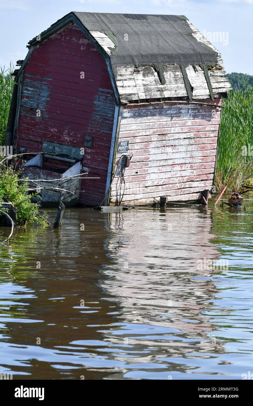 Weathered grey abandoned building hi-res stock photography and images ...