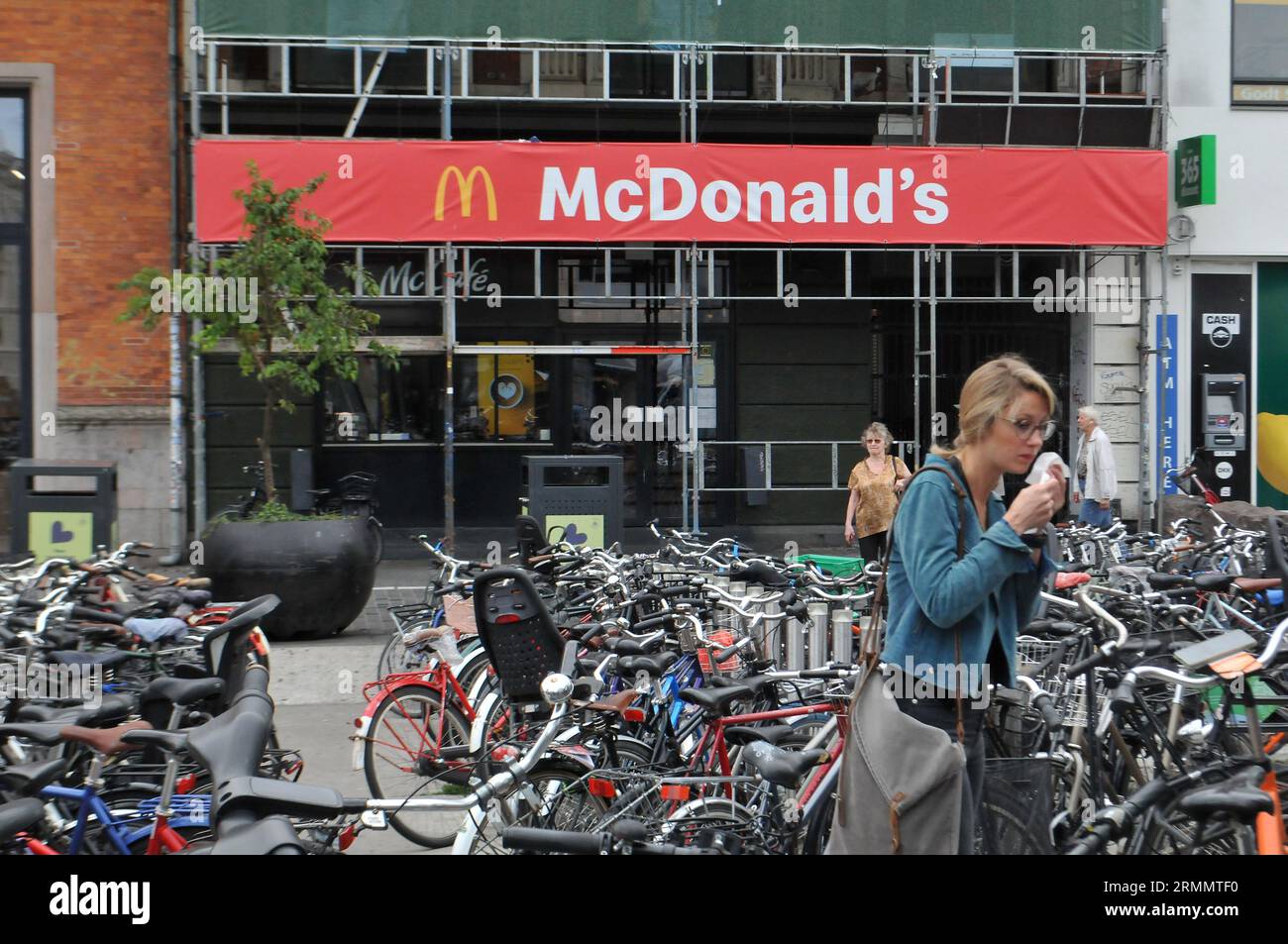 Mcdonalds fast food chain hi-res stock photography and images - Alamy