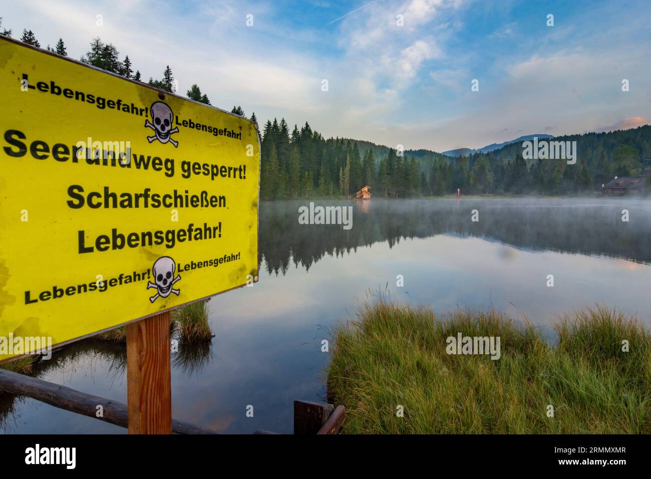 Shooters sign hi-res stock photography and images - Alamy