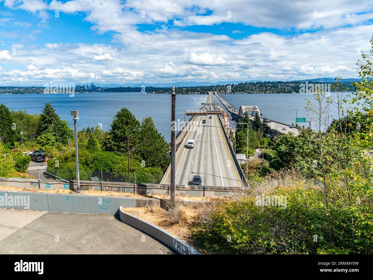 A view of bridges spanning Lake Washingtn in Seattle Stock Photo - Alamy