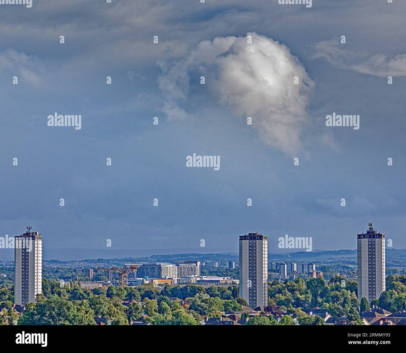 Glasgow, Scotland, UK. 29tht August, 2023. UK Weather: Billy Connolly ...