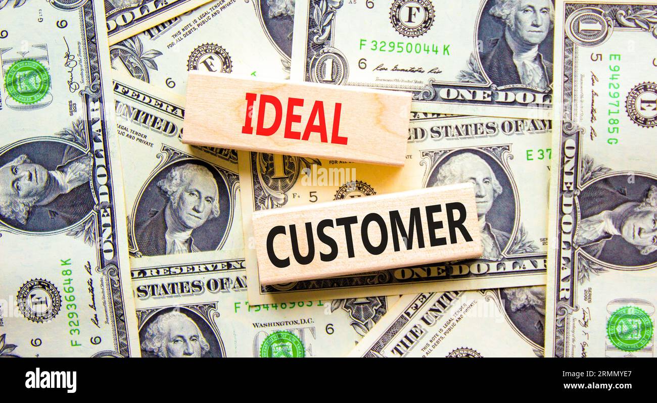 Ideal customer symbol. Concept words Ideal customer on beautiful wooden ...