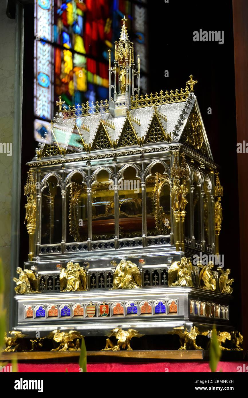 Shrine with St. Stephen's relic, St. Stephen's Basilica, St.-Stephans ...
