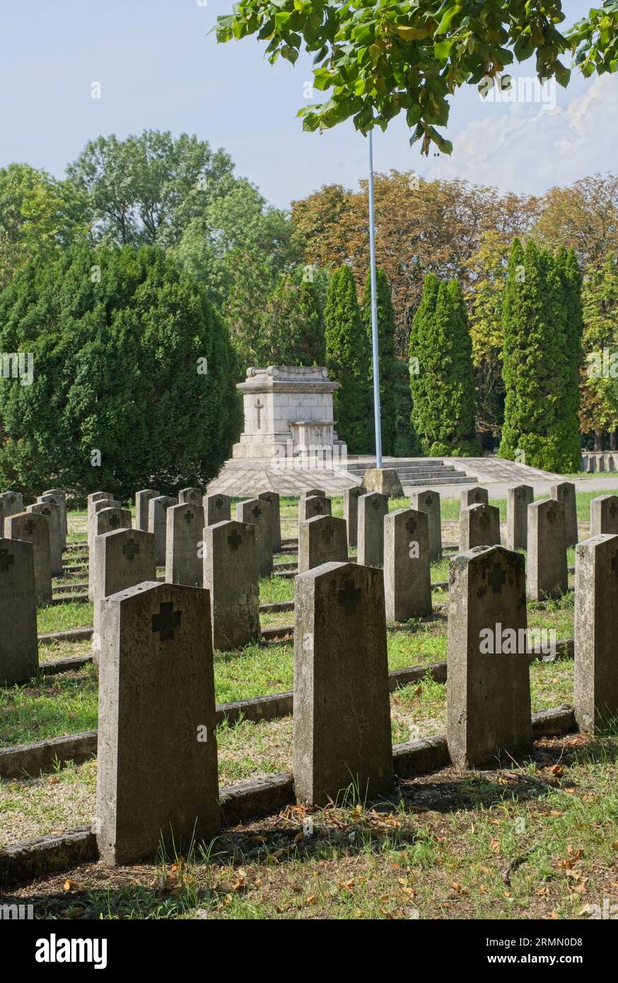 War graves cemetery budapest hi-res stock photography and images - Alamy