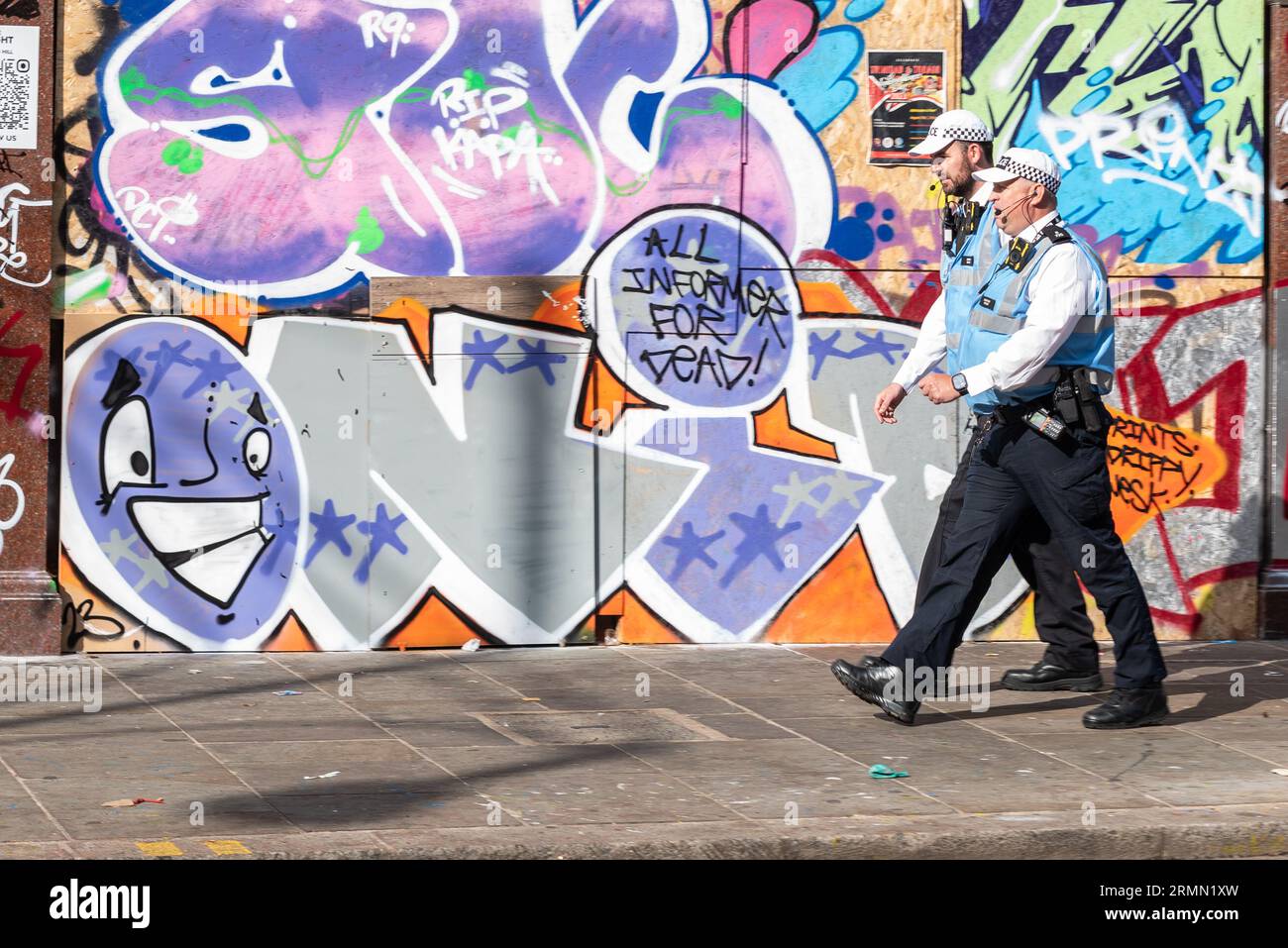 Police Graffiti Prince Frais Prince Graffiti Bridge Hi Res Stock