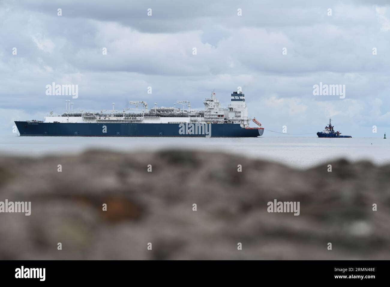 Wilhelmshaven, Germany. 29th Aug, 2023. The LNG terminal ship "Höegh ...