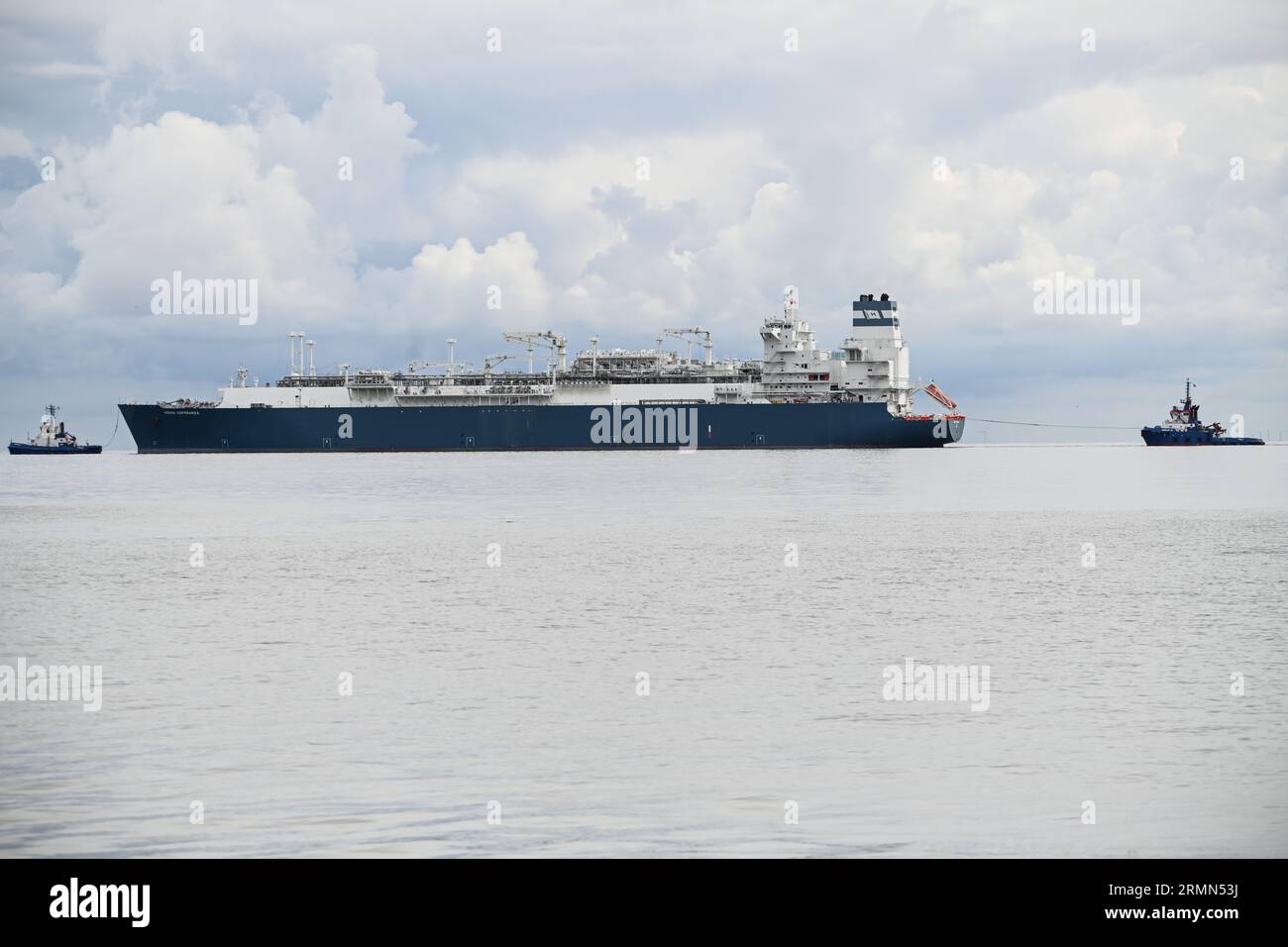 Wilhelmshaven, Germany. 29th Aug, 2023. The LNG terminal ship "Höegh ...