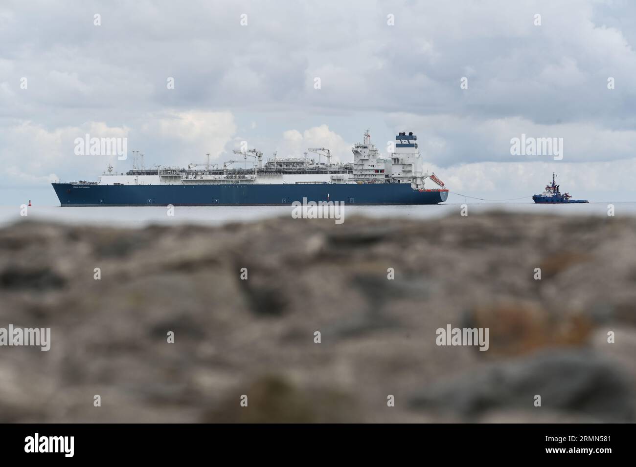 Wilhelmshaven, Germany. 29th Aug, 2023. The LNG terminal ship "Höegh ...