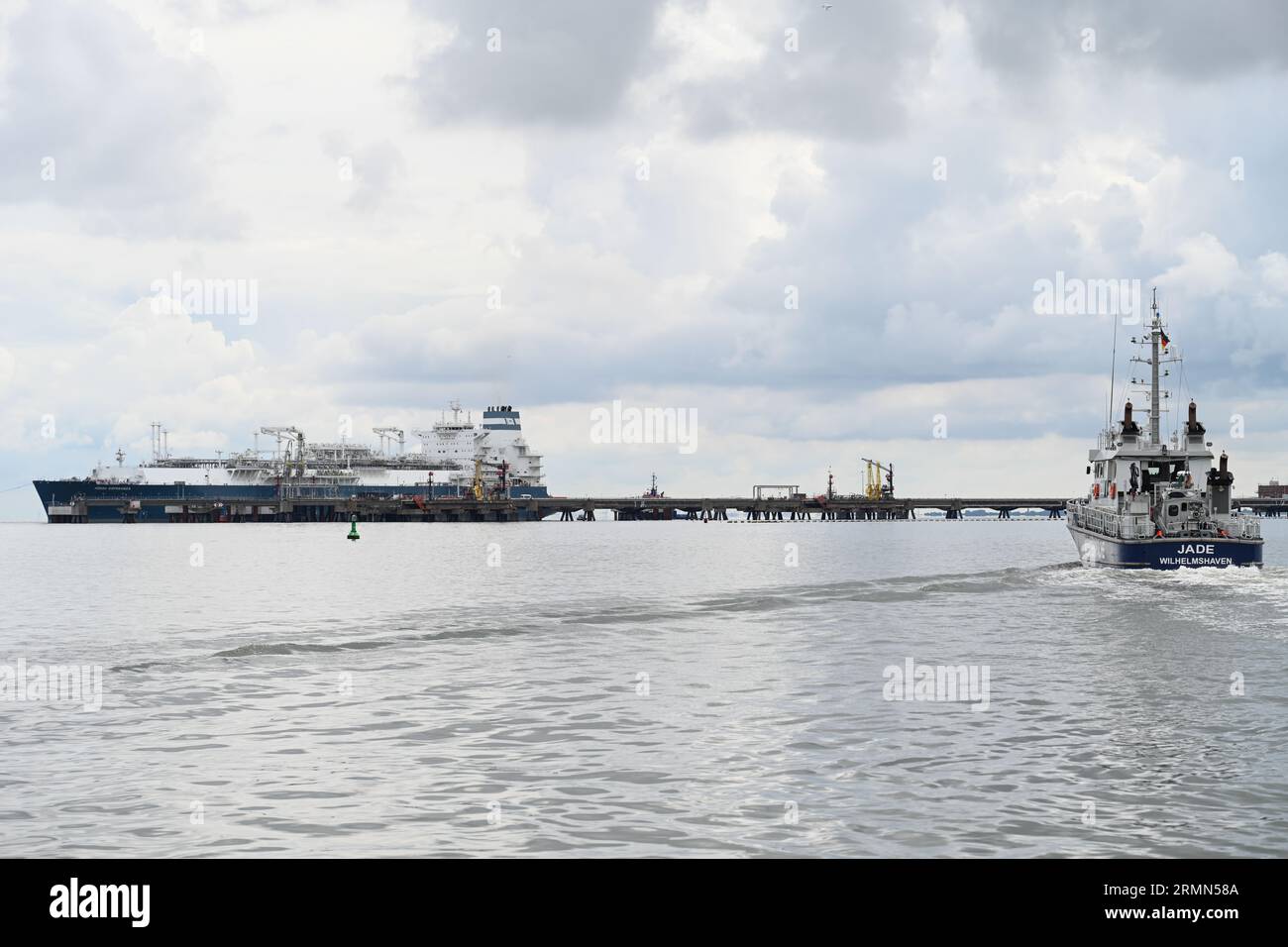 Wilhelmshaven, Germany. 29th Aug, 2023. The customs ship " Jade " sails ...