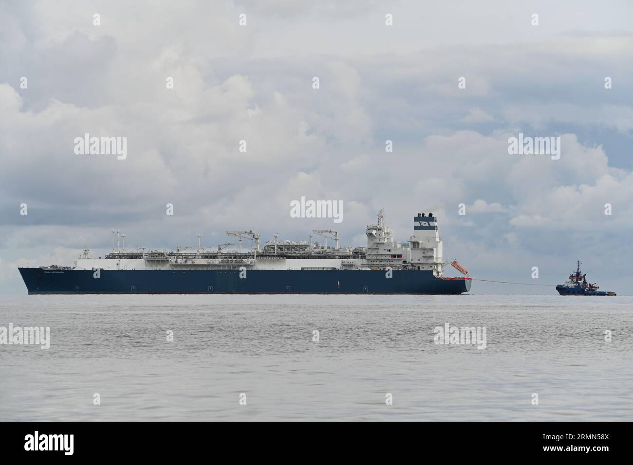Wilhelmshaven, Germany. 29th Aug, 2023. The LNG terminal ship "Höegh ...