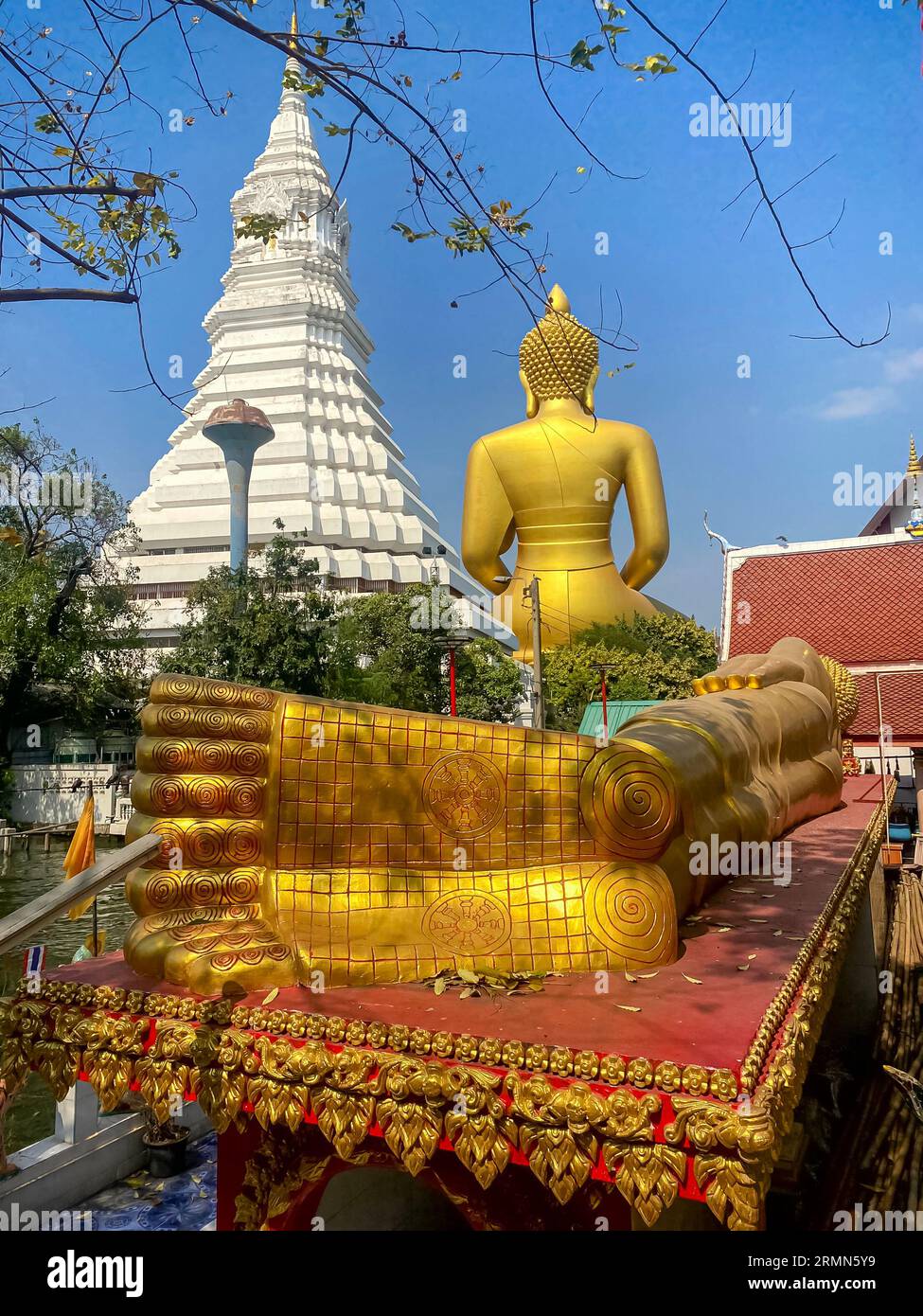 Temple wat pak nam phasi charoen hi-res stock photography and images ...